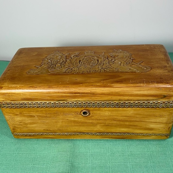 Accents | Wooden Storage Lion Unicorn Cigar Box Gold | Poshmark